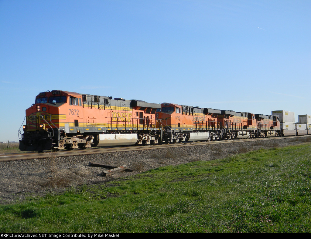 BNSF 7672